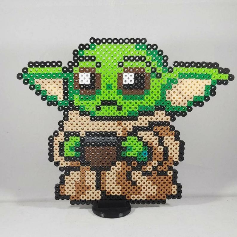 baby yoda pixel art – The child perler bead pixel art with stand ...